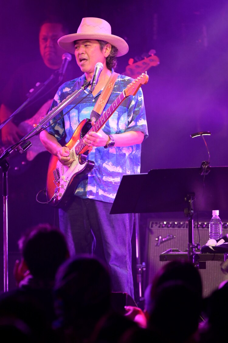 島袋優（G, Vo） - BEGIN、35周年ホールツアーで全国35公演 記念サイトで森山良子やモンパチらお祝いコメント [画像・動画ギャラリー 4/6] - 音楽ナタリー