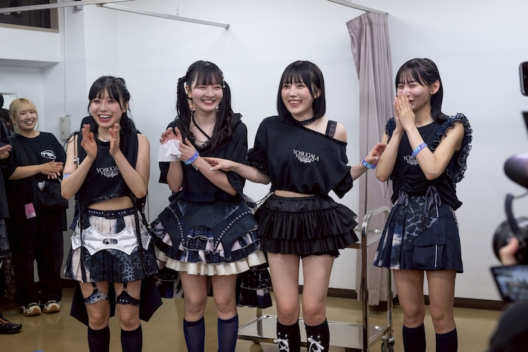 終演直後のyosugala。 - yosugala、晴天の野音で迎えた3周年 [画像ギャラリー 18/85] - 音楽ナタリー