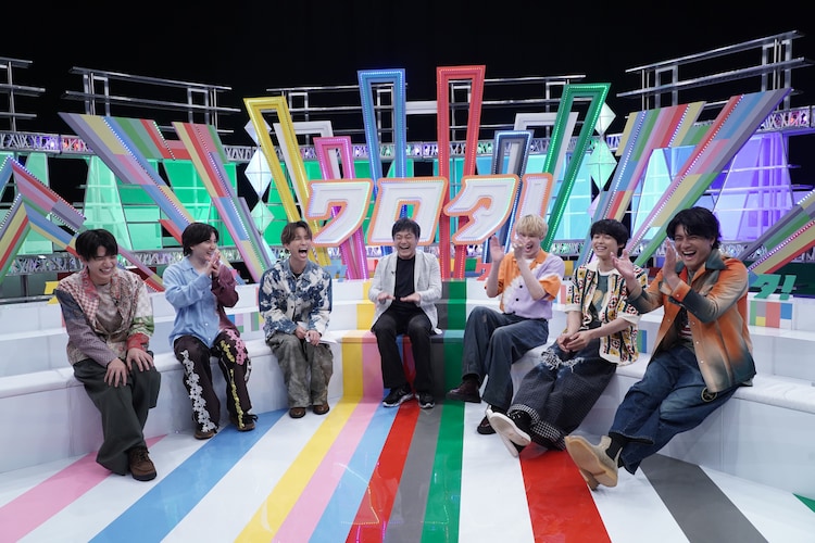 Prime Video「ワロタ！」初回のスタジオトークより。©Storm Labels Inc. - SixTONESコント番組「ワロタ！」ゲストは渡辺いっけい「SixTONESって何でも ...