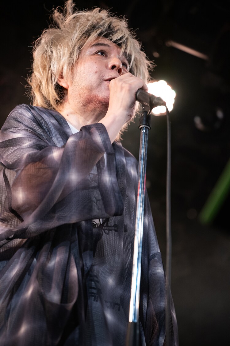 KERA（Vo） - 渋谷でKERAソロ×Broken Flowers×本日休演ライブ、中野テルヲ＆みのすけとロンバケ曲も披露 [画像 ...