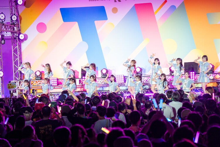 AKB48 - 「TIF」でアイドル214組熱演！スペシャルなステージが連続、真夏のお台場が沸いた3日間 [画像ギャラリー 42/250] - 音楽ナタリー