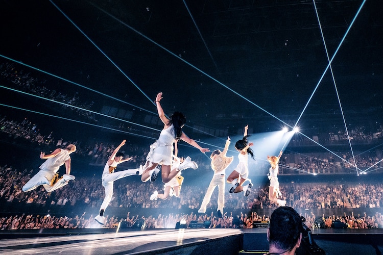 「D-LITE 2025 ASIA TOUR [D’s WAVE] IN JAPAN」神奈川・ぴあアリーナMM公演の様子。 - D-LITEが日本最新曲をパフォーマンス、来年デビュー20周年の ...