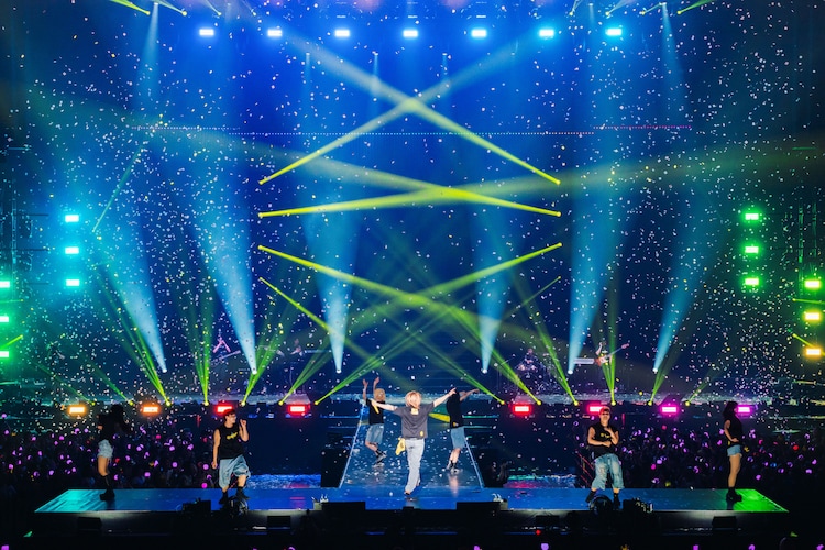 「D-LITE 2025 ASIA TOUR [D’s WAVE] IN JAPAN」神奈川・ぴあアリーナMM公演の様子。 - D-LITEが日本最新曲をパフォーマンス、来年デビュー20周年の ...