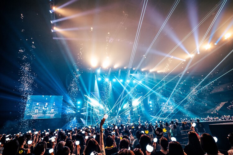 「D-LITE 2025 ASIA TOUR [D’s WAVE] IN JAPAN」神奈川・ぴあアリーナMM公演の様子。 - D-LITEが日本最新曲をパフォーマンス、来年デビュー20周年の ...