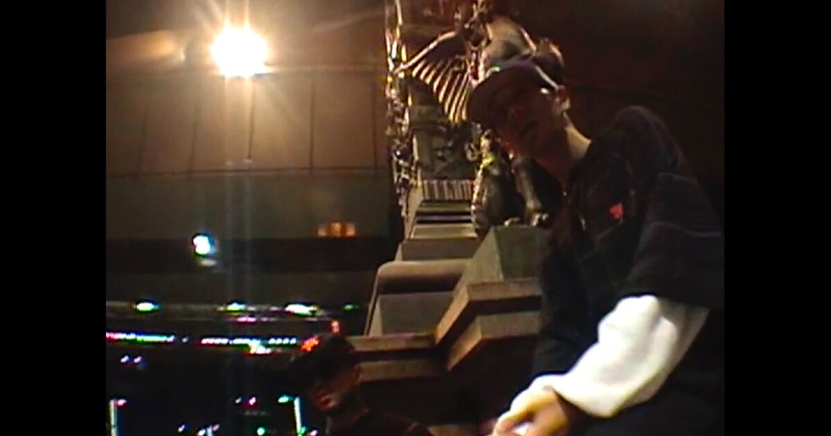 ISSUGI & GRADIS NICEが新曲「DigDag」配信＆MV公開、5lackも参加（動画あり） - 音楽ナタリー