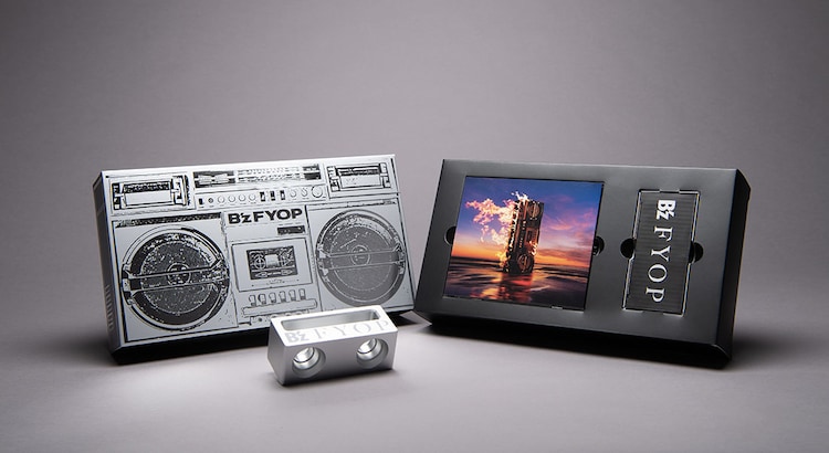 B'z「FYOP」数量限定盤（シルバー） - B'zが3年ぶりアルバム「FYOP」をリリース、初回盤には紅白映像など収録 [画像・動画ギャラリー 5/7] - 音楽ナタリー