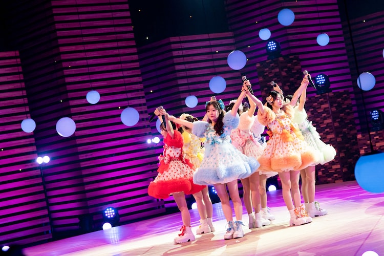 「SONGS 2025バズヒット特集」より、FRUITS ZIPPER。（写真提供：NHK） - ORANGE RANGE、こっちのけんと、FRUITS ZIPPER共演「SONGS」ヒット曲 ...