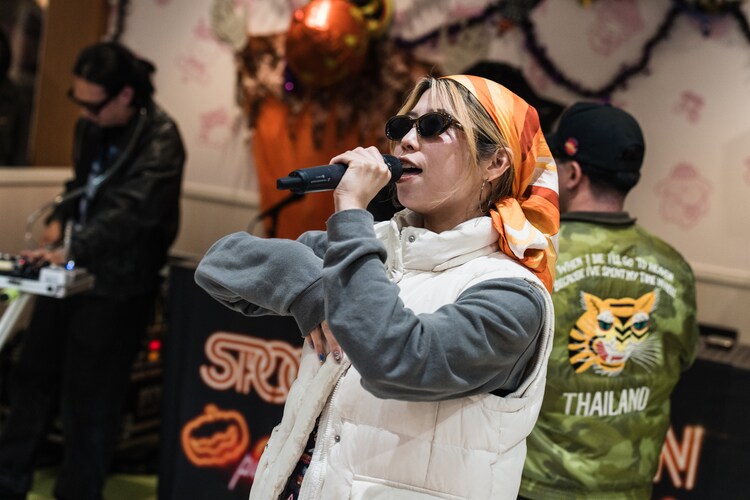 rice water Grooveのライブより。 - メデューサ平手友梨奈、自認レゼのオカモトレイジら登場！今年も大盛況の「SPOOKY ...