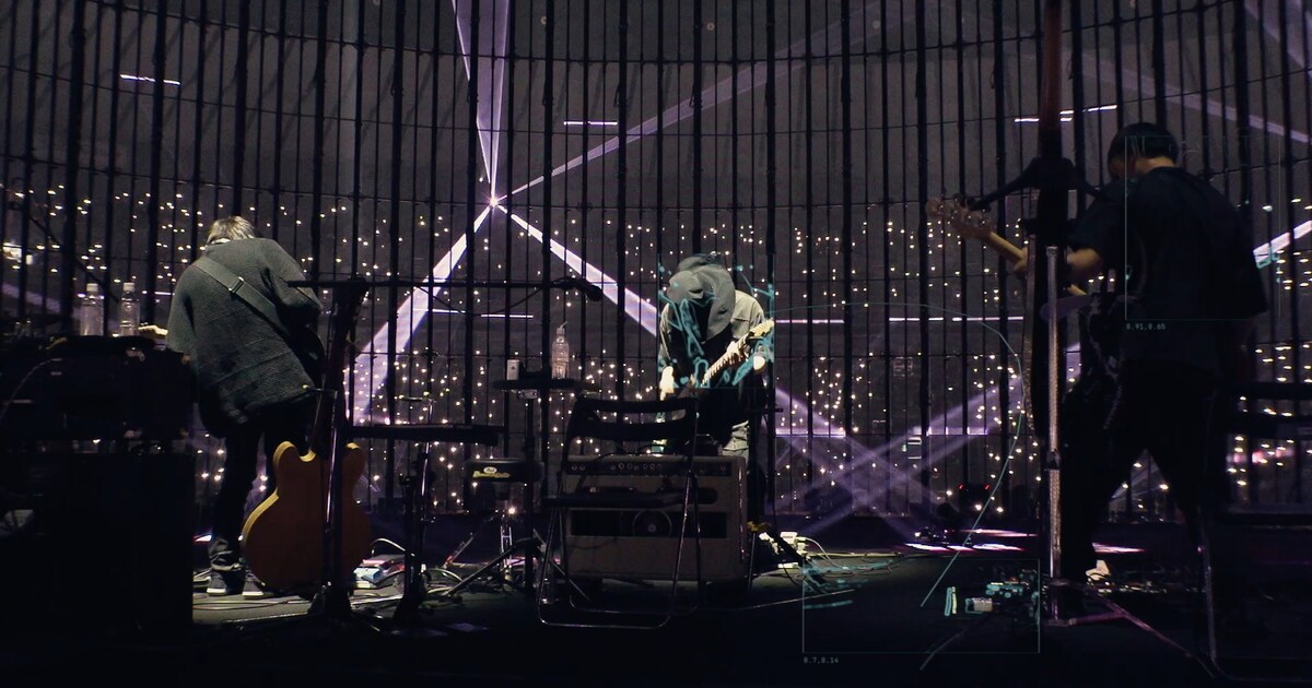 「amazarashi『アンアライブ』from LIVE 電脳演奏監視空間 ゴースト」のワンシーン。 [画像・動画ギャラリー 2/10 ...