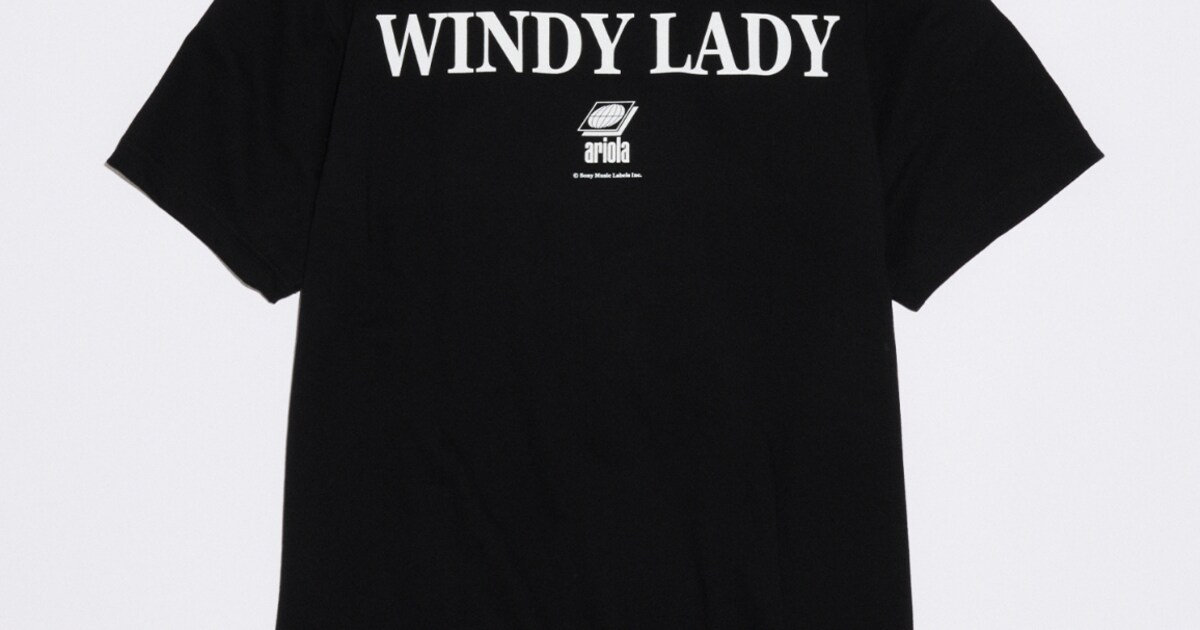 山下達郎とJOURNAL STANDARDのコラボTシャツ「WINDY LADY TEE」の裏面（ブラック）。 [画像ギャラリー 3/5 ...