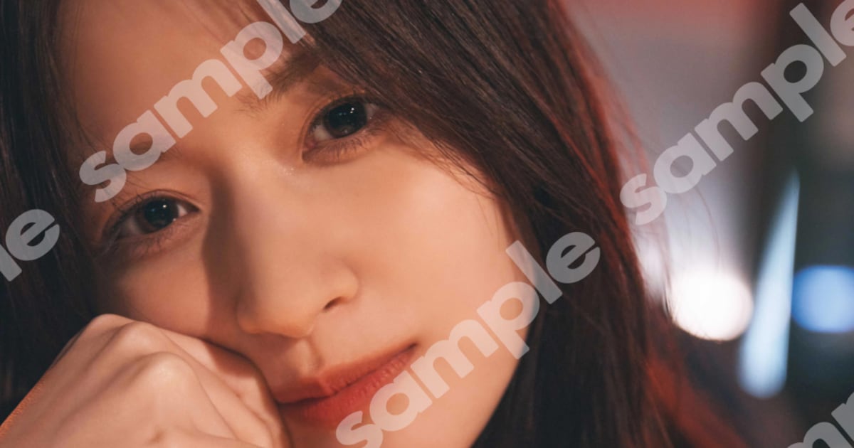 金川紗耶（乃木坂46）1st写真集「好きのグラデーション」特典のポストカード。（紀伊國屋書店）（撮影：三宮幹史） [画像ギャラリー 10/32 ...