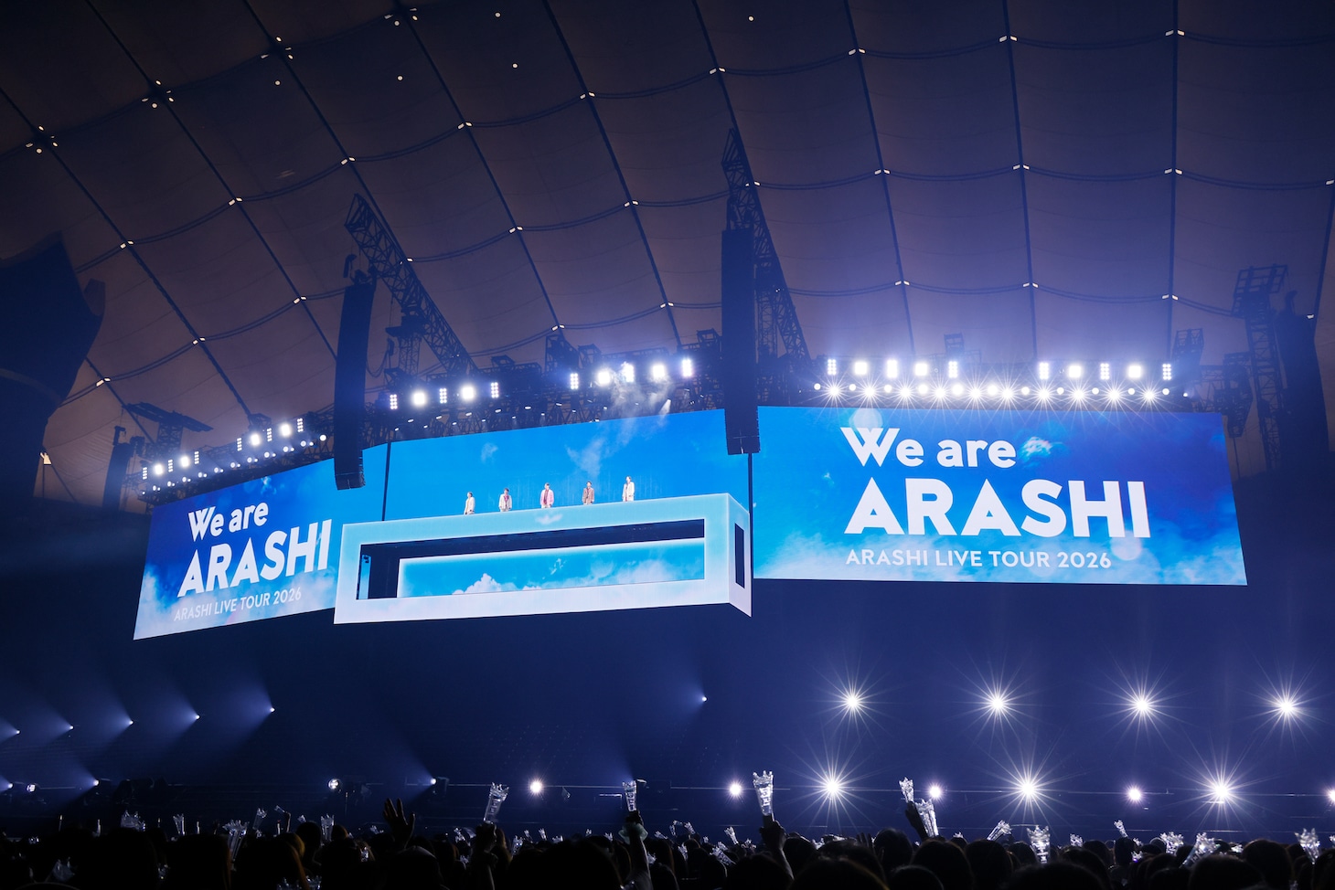 嵐「ARASHI LIVE TOUR 2026『We are ARASHI』」最終公演のオープニング。 [画像・SNS投稿ギャラリー 8/11 ...