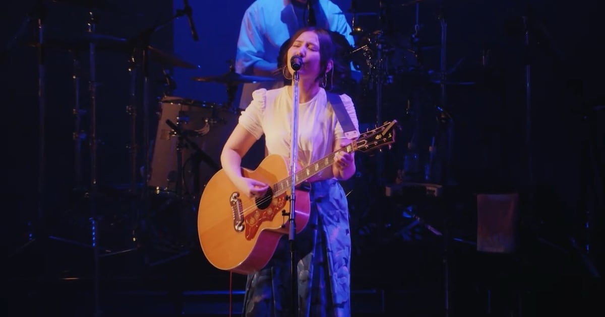 阿部真央ホールツアーより「じゃあ、何故」ライブ映像公開（動画あり） - 音楽ナタリー