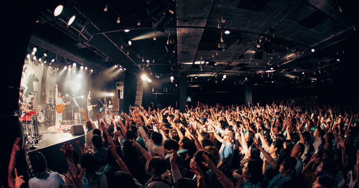 「阿部真央ライブハウスツアー2026『年女興行』」LIQUIDROOM公演の様子。（Photo by Ayumu Kosugi） [画像 ...
