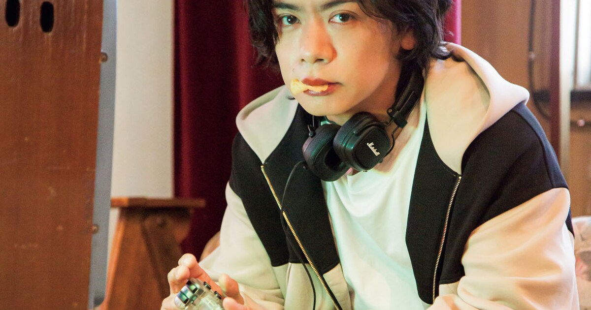 野田クリスタル「JUNON」でゲーム好きなショット、タモリの言葉回想 - お笑いナタリー