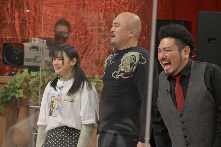 左から早乙女ゆみの、鬼越トマホーク。 C 読売テレビ マヂラブ村上&いとくとら、なすなか那須&濱田准が登場「dx」新婚芸人特集 [画像
