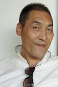 ベルド役を演じる長江英和。