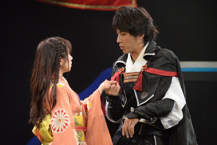 イケメン戦国 The Stage』~織田軍 Vs 海賊”毛利元就編~」より。 「イケメン戦国」第2弾、原嶋元久の毛利元就と小笠原健の信長