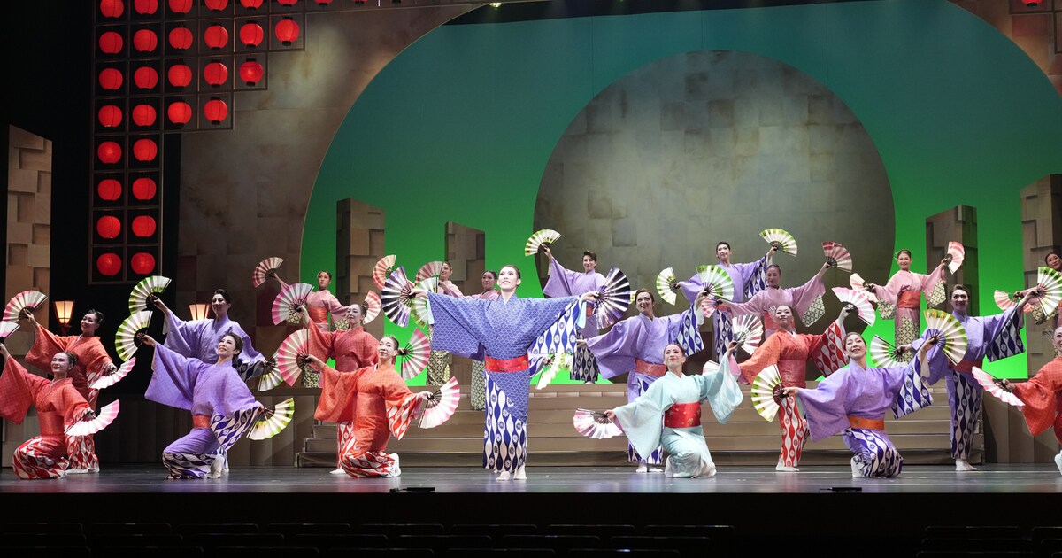 松竹創業130周年 新橋演舞場100周年 OSK日本歌劇団「レビュー 夏のおどり」の様子。 [画像ギャラリー 5/6] - ステージナタリー