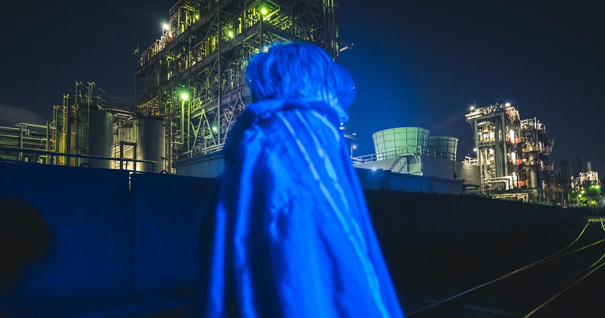 Eveの2年8カ月ぶりアルバム「Under Blue」を5つのキーワードで紐解く - 音楽ナタリー 特集・インタビュー