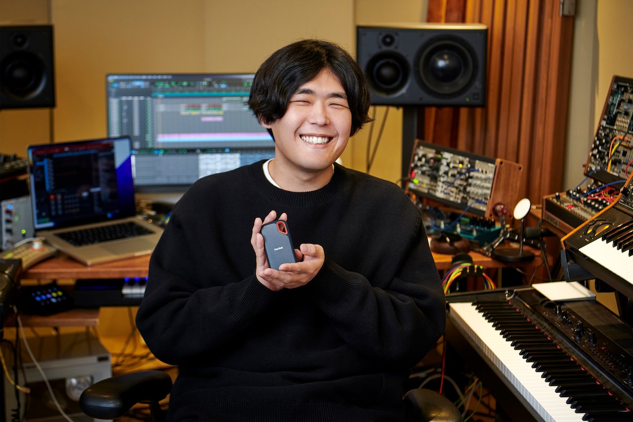 STUTSの「BACK UP」｜フィジカルでオープンマインドな創作活動を支えるもの - 音楽ナタリー 特集・インタビュー